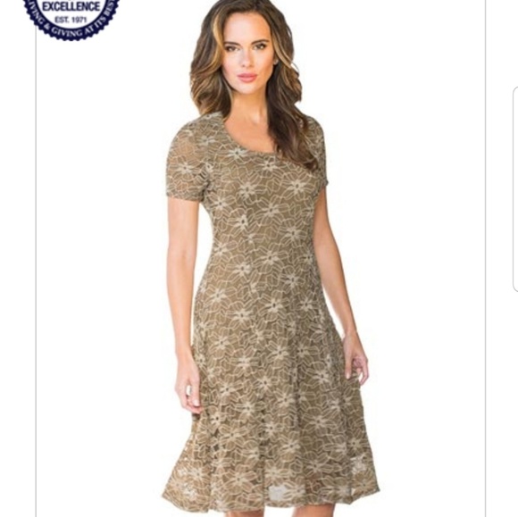 The Paragon | Dresses | Latt Lace Dress | Poshmark